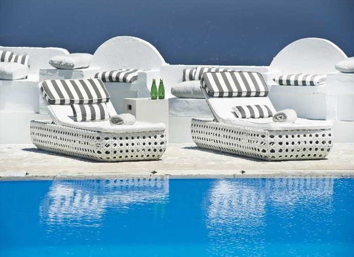 Santorini Palace in Santorini, Greece | SNO